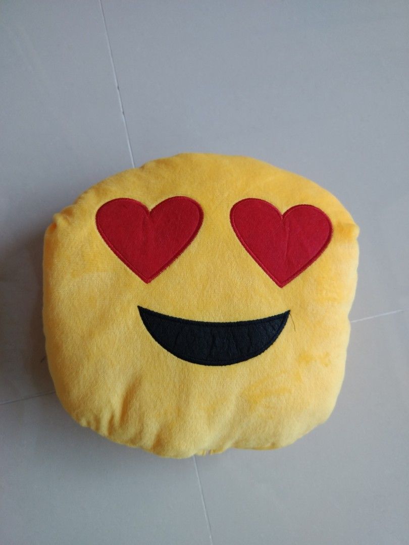 Smiley face cushion, Hobbies & Toys, Toys & Games on Carousell