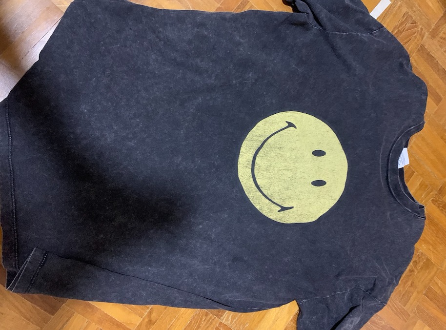 Smiley Face Oversized Tee, Women's Fashion, Tops, Shirts on Carousell