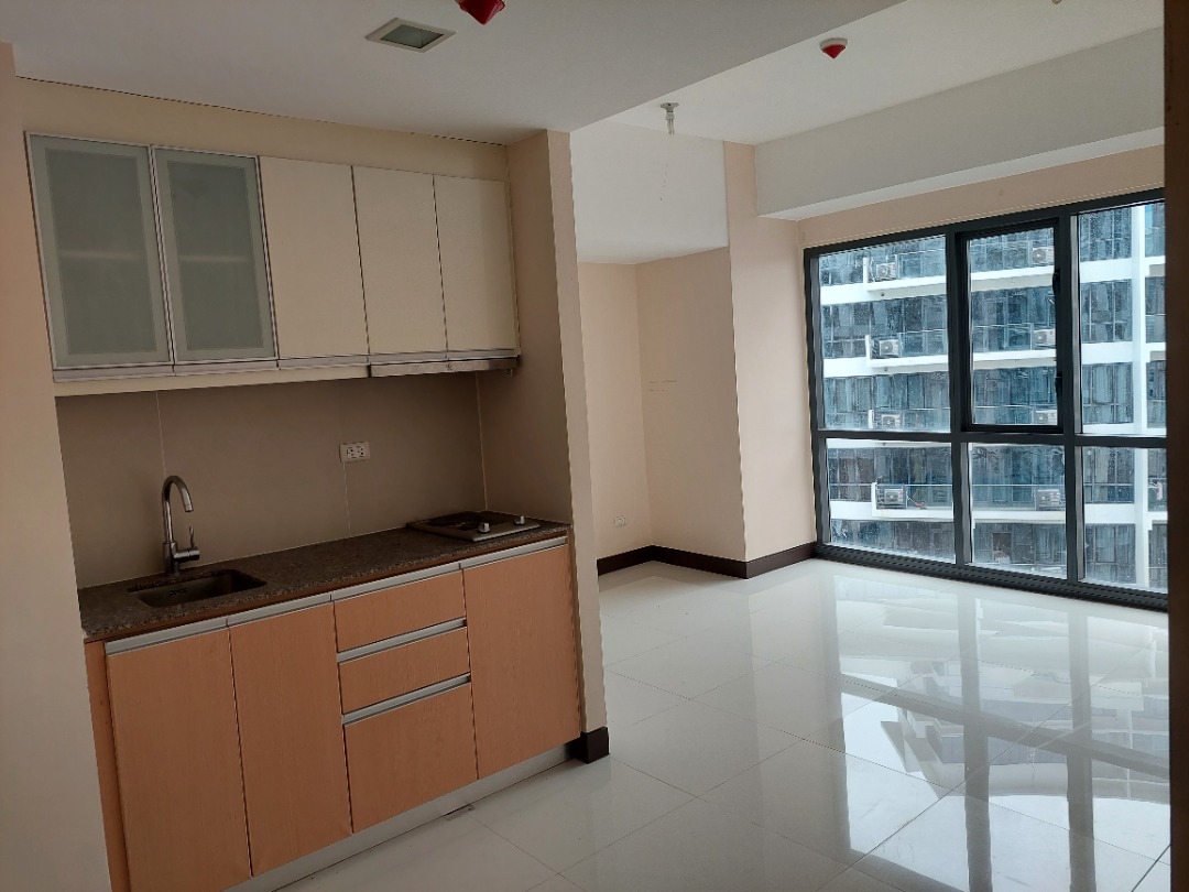 Studio Unit for Rent in Viceroy McKinley Hill Taguig City on Carousell
