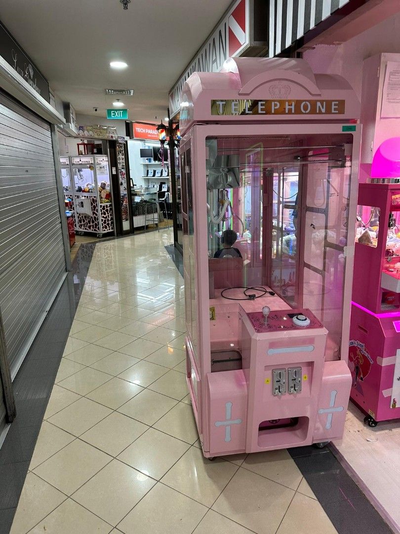 Telephone Booth Claw Machine, Hobbies & Toys, Toys & Games on Carousell