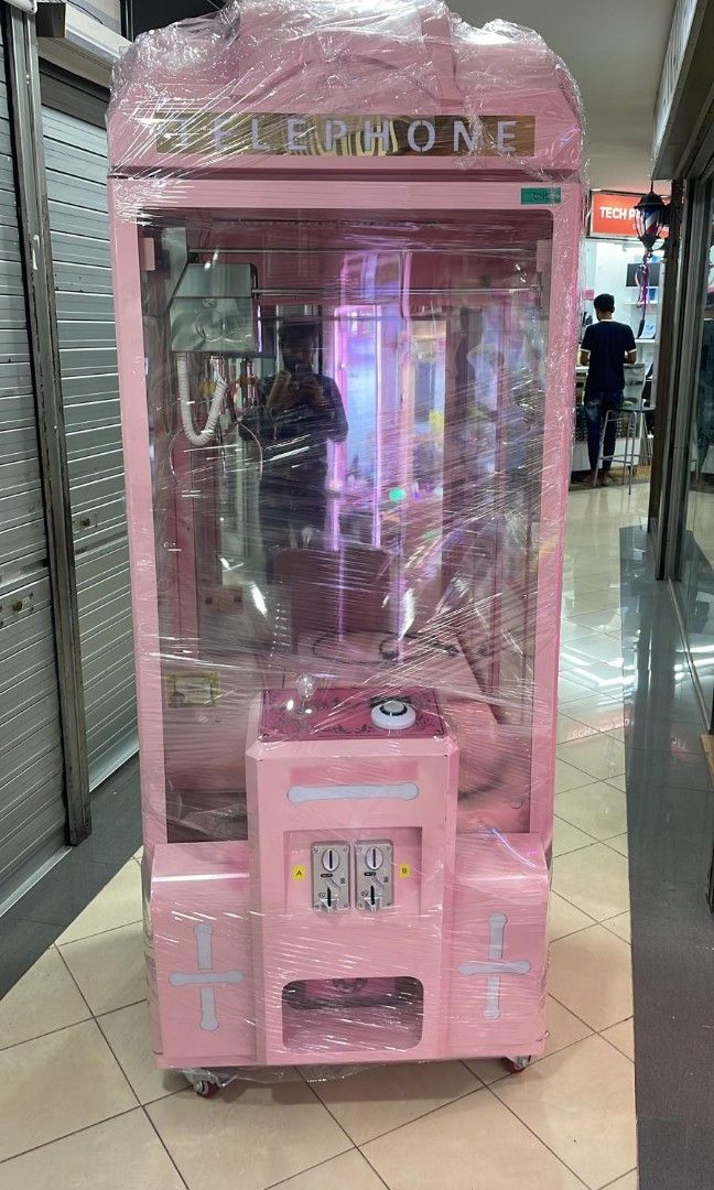 Telephone Booth Claw Machine, Hobbies & Toys, Toys & Games on Carousell