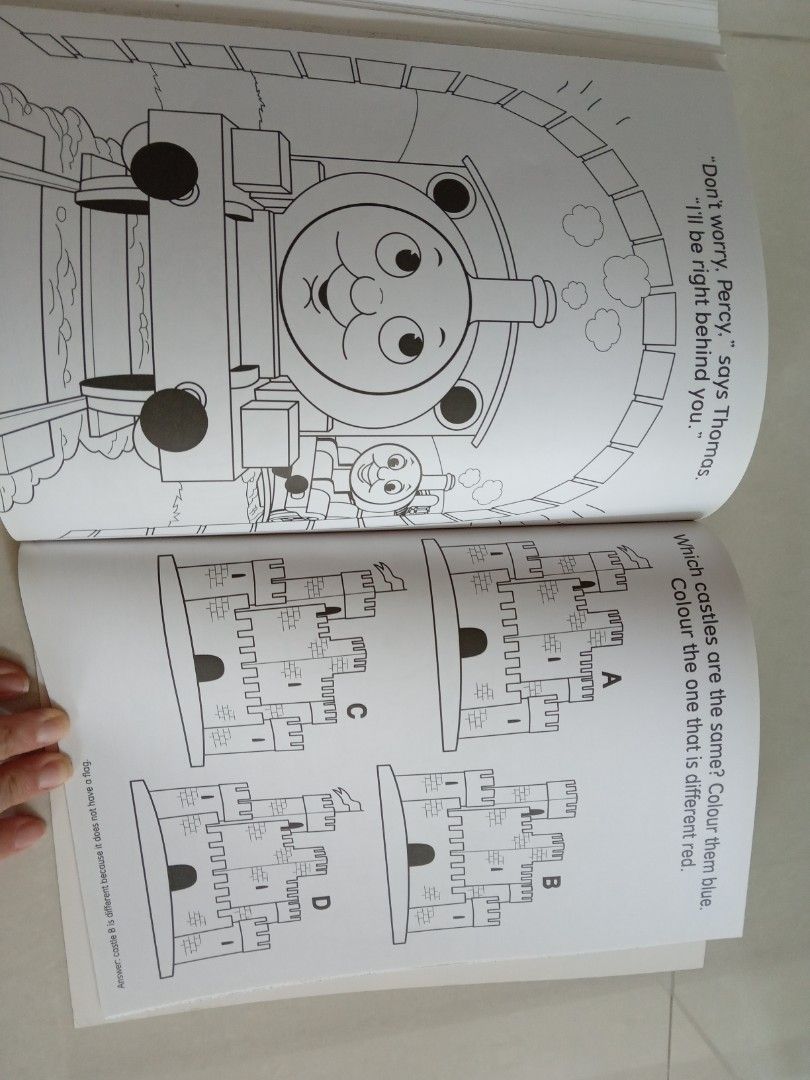 Thomas the Train Deluxe Colouring & Activity book, Hobbies & Toys ...