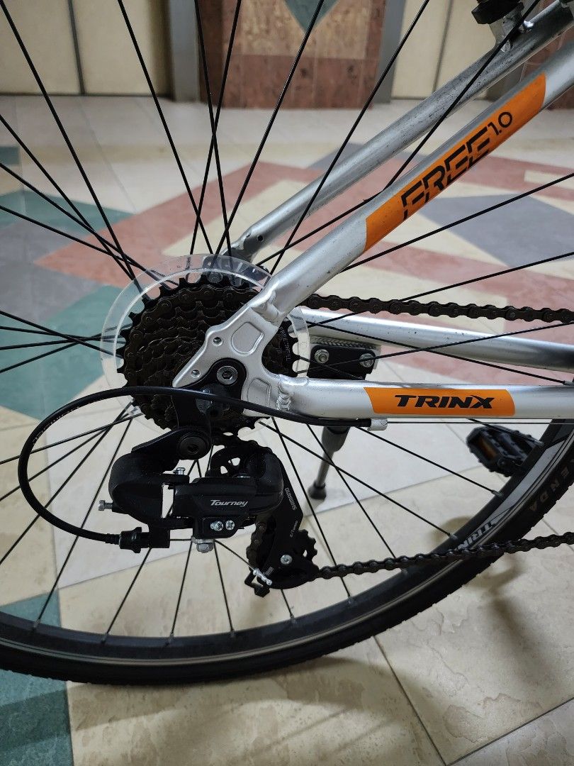 TRINX FREE 1.0 Hybrid Bike, Sports Equipment, Bicycles & Parts ...