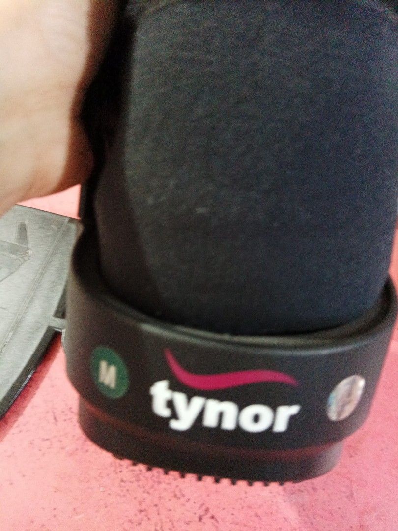 TYNOR WALKER BOOT AIRCAST on Carousell
