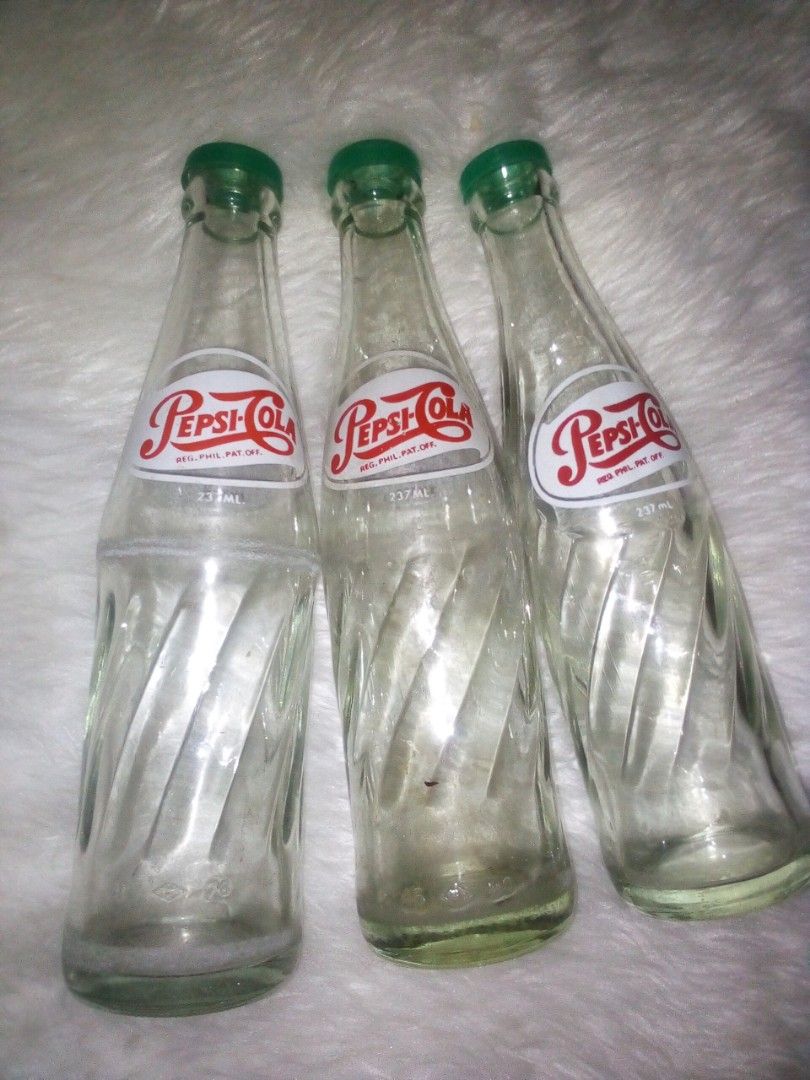 VINTAGE PEPSI BOTTLE -CURSIVE PEPSI BOTTLE, Hobbies & Toys, Memorabilia ...