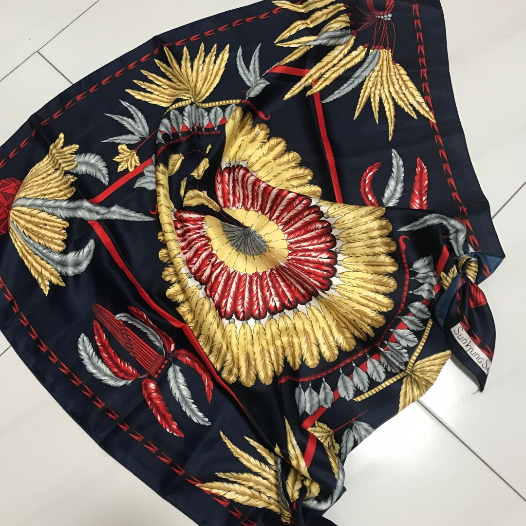 Vintage Sunkyung Sa satin feather scarf, Women's Fashion, Watches ...
