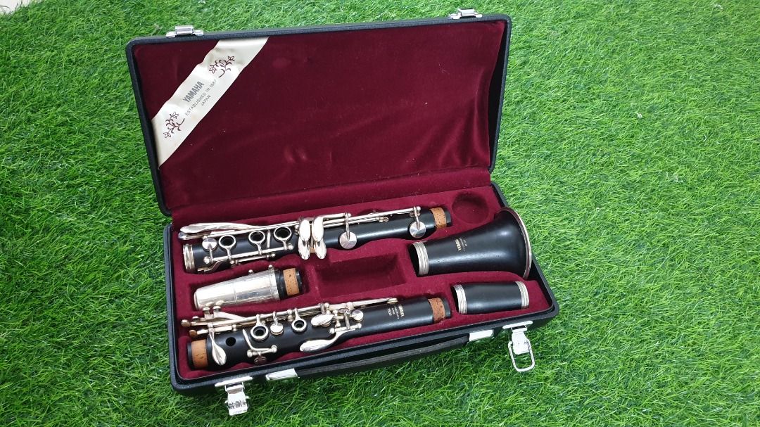 Yamaha YCL-350F Intermediate Wooden Clarinet, Hobbies & Toys, Music ...