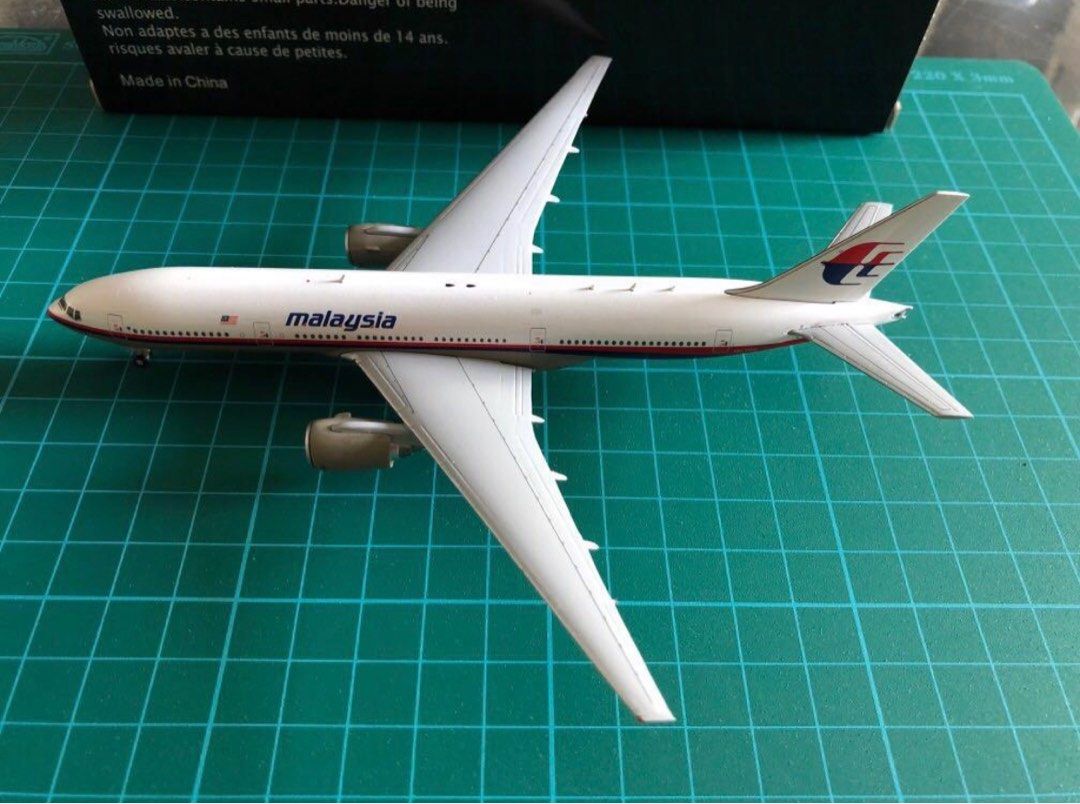 1:400 Malaysia Airlines 9M-MRO(MH370) B777-200ER, Hobbies & Toys ...