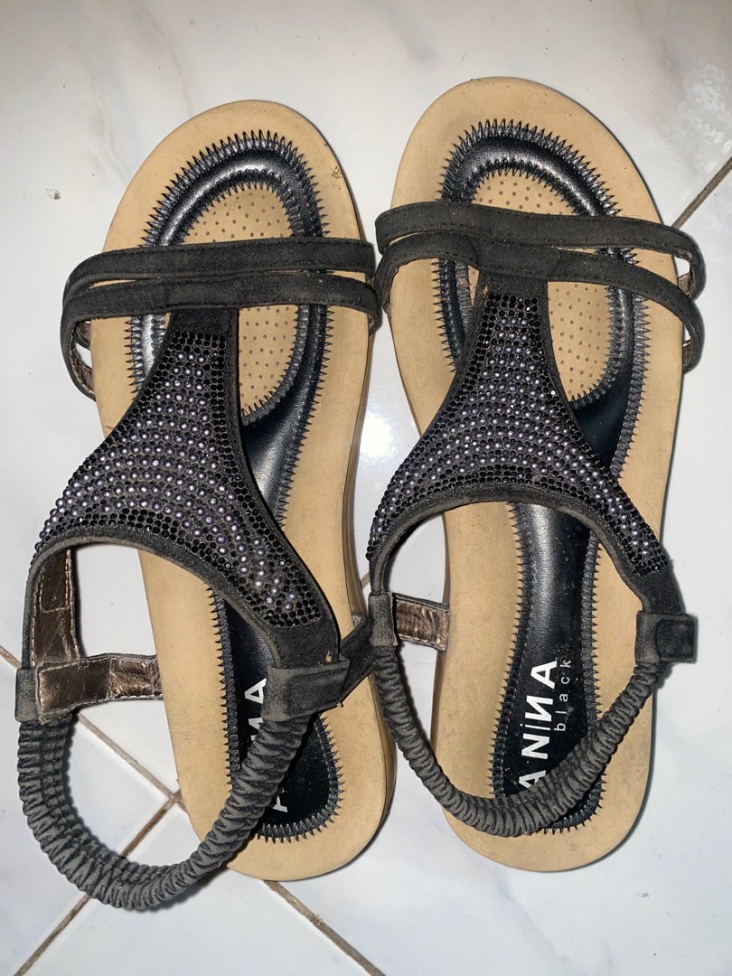ANNA flats/sandals, Women's Fashion, Footwear, Flats & Sandals on Carousell