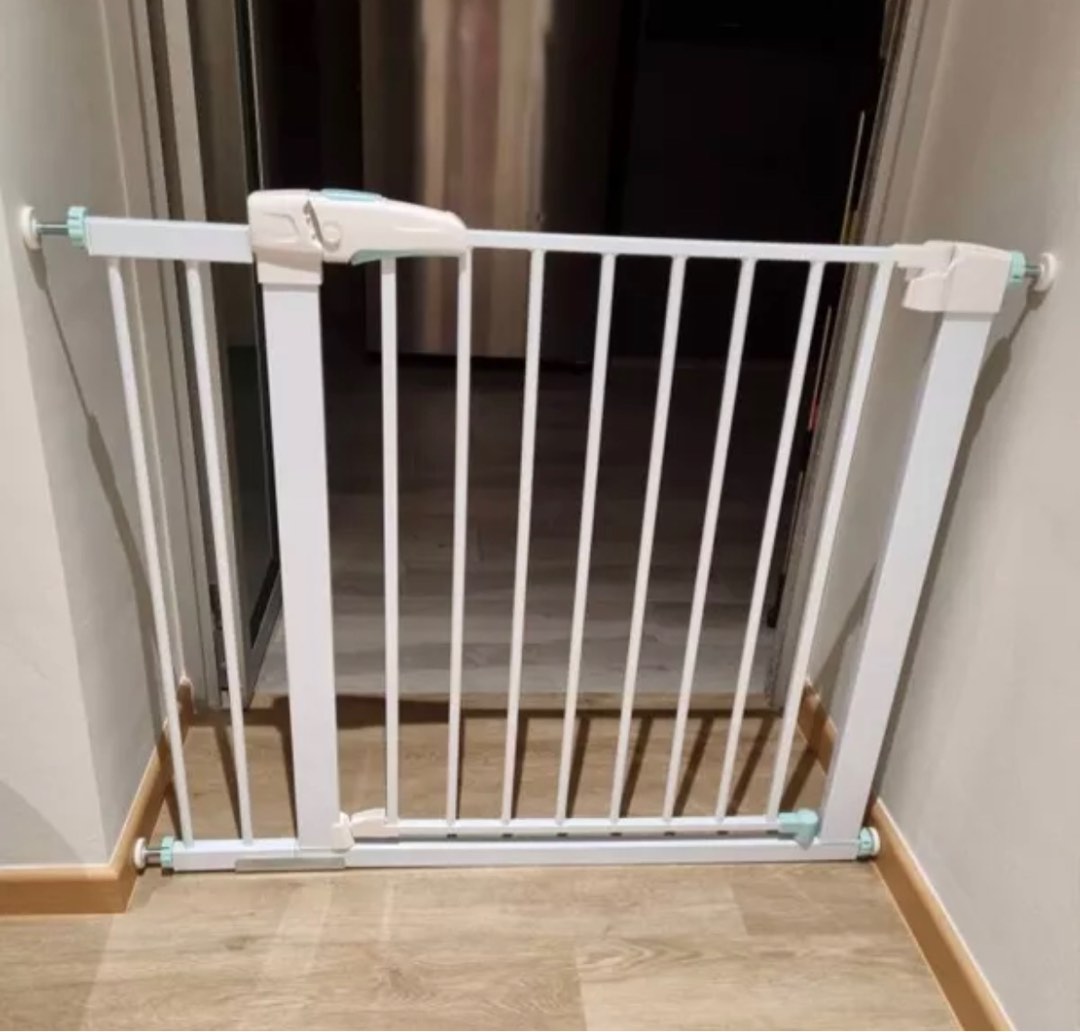 Baby Safety Gate with main gate & optional extensions, Babies & Kids ...
