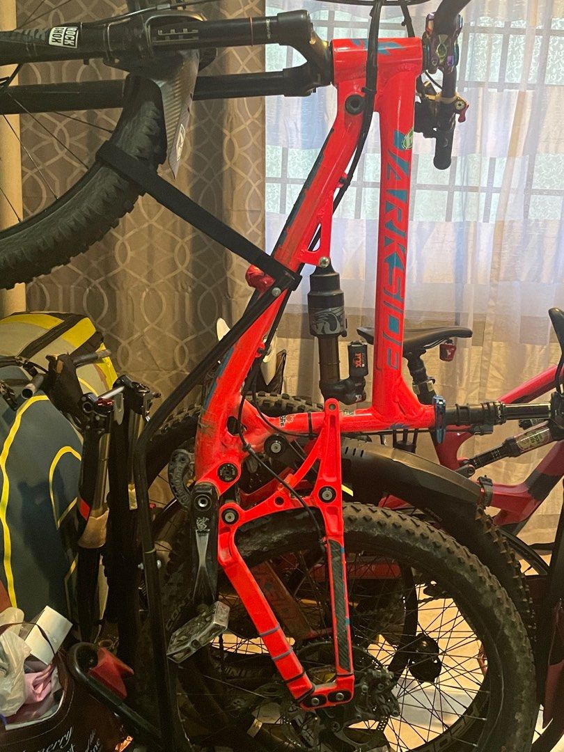 BANSHEE DARKSIDE MED FRAME, Sports Equipment, Bicycles & Parts ...