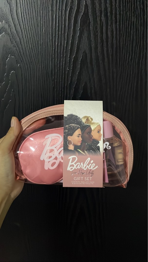 Barbie gift set, Beauty & Personal Care, Bath & Body, Bath on Carousell