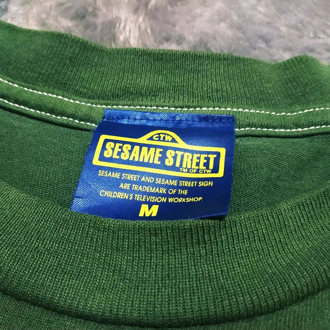 Bert Simpson sesame street, Fesyen Pria, Pakaian , Atasan di Carousell