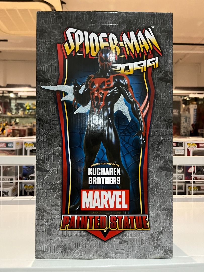 Bowen Statues Goliath yellow red variant giant man hawk eye museum ...