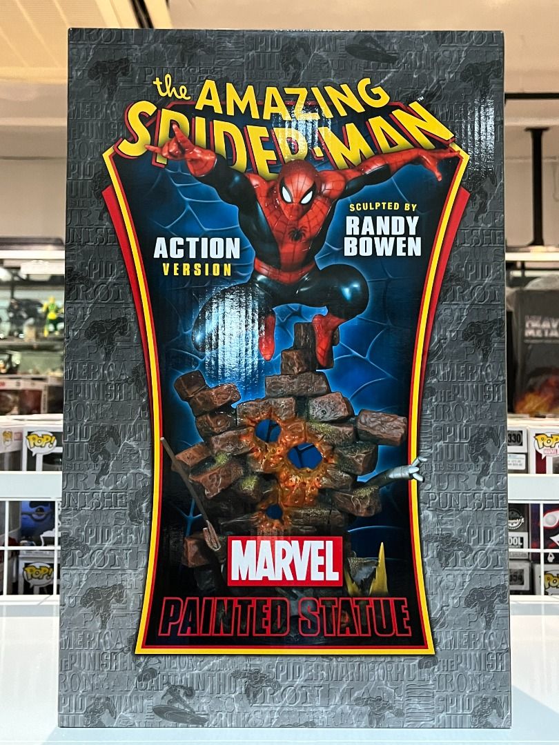 Bowen Statues Goliath yellow red variant giant man hawk eye museum ...