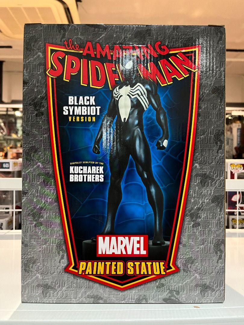 Bowen Statues Goliath yellow red variant giant man hawk eye museum ...