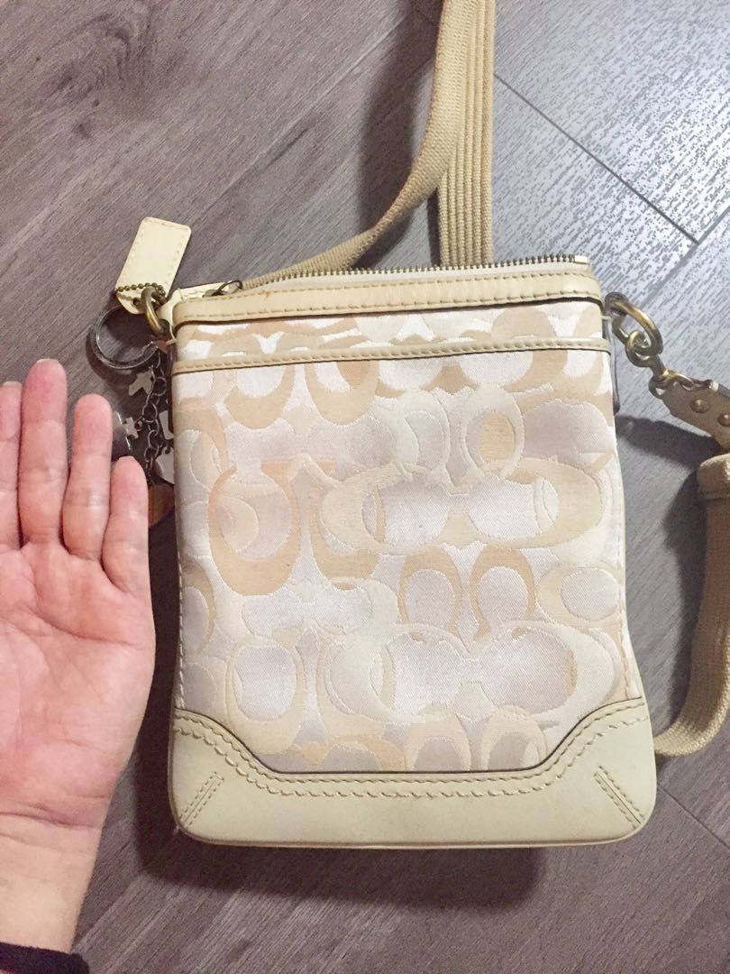 Coach Sling Cross body Bag Cream, Women's Fashion, Bags & Wallets, Cross-body Bags on Carousell