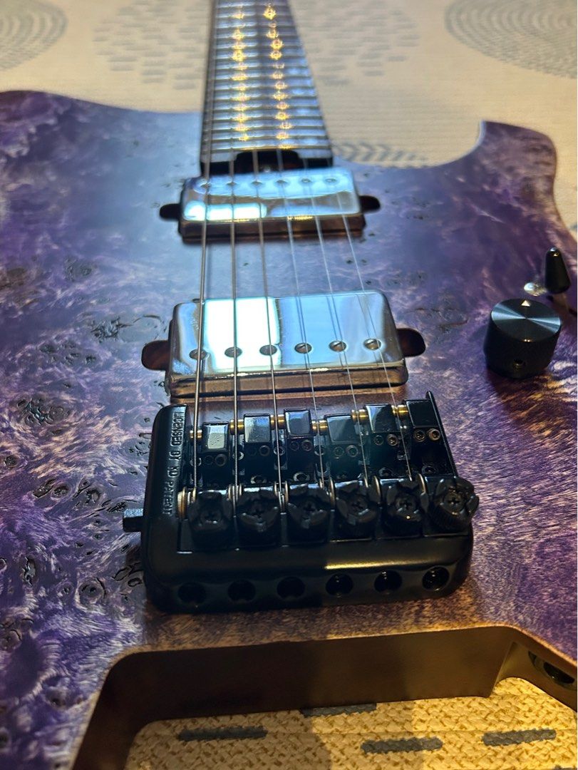 headless guitar eart