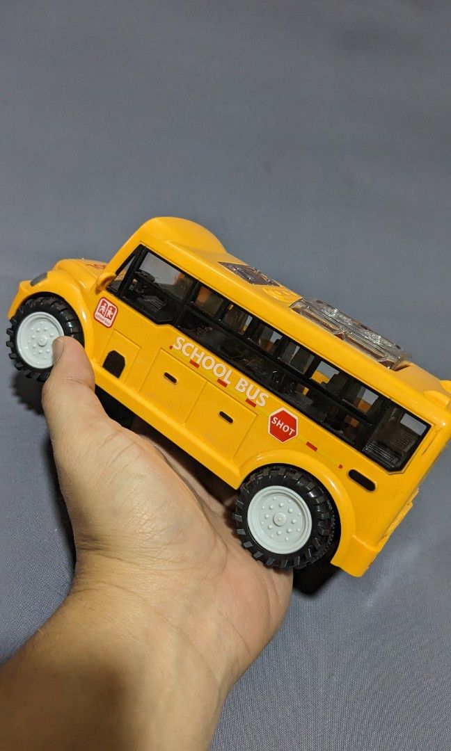 ELCTRONIC BUMP AND GO SCHOOL BUS VEHICLE MODEL TOY, Hobbies & Toys ...
