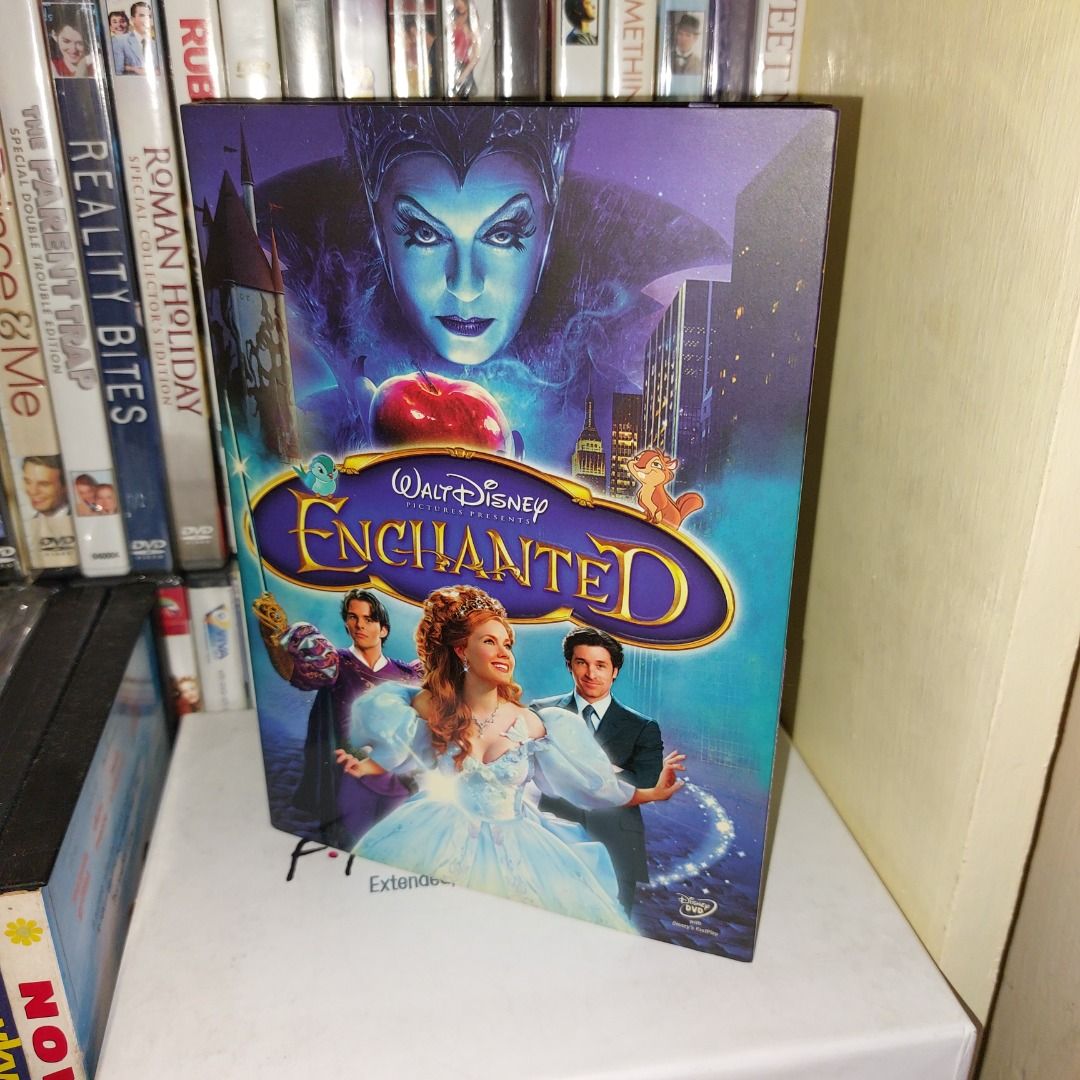 Enchanted DVD (with Special 3D Slipbox), Hobbies & Toys, Music & Media ...