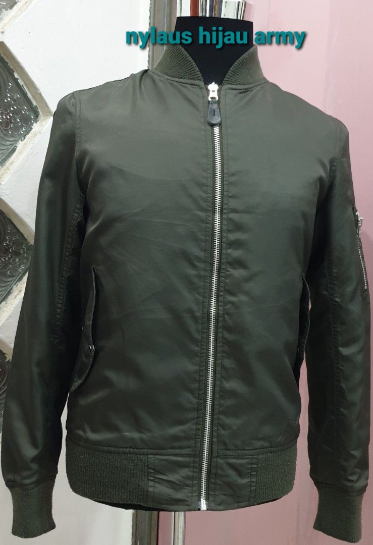 Flight jaket nylaus hijau army, Men's Fashion, Coats, Jackets and ...