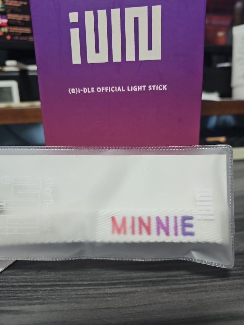 (G)-IDLE Official Light Stick w/ Minnie strap, Hobbies & Toys ...