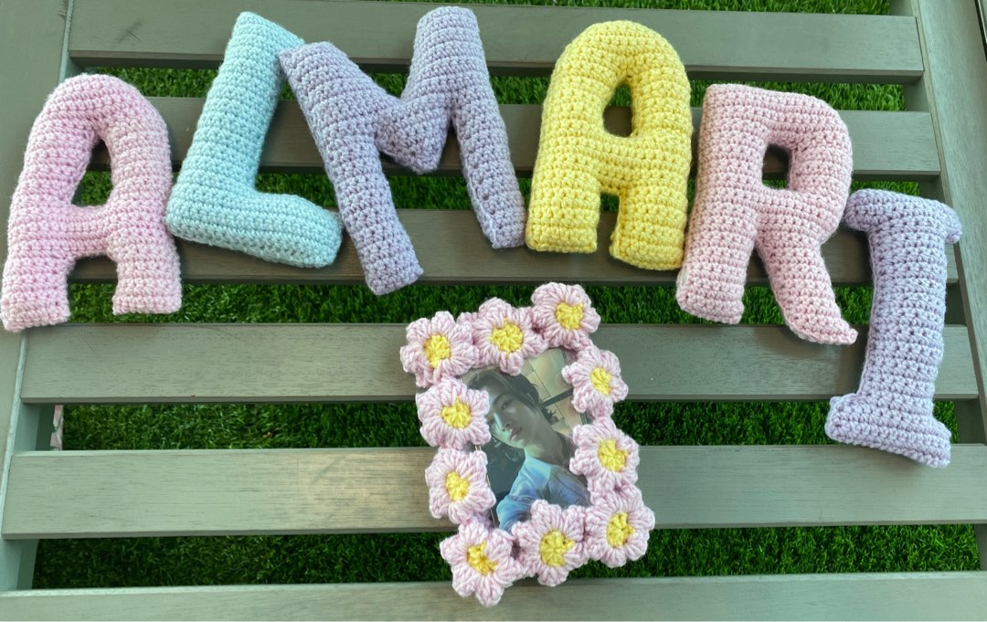 Handmade crochet toploader holder for Enhypen, IVE, New Jeans ...