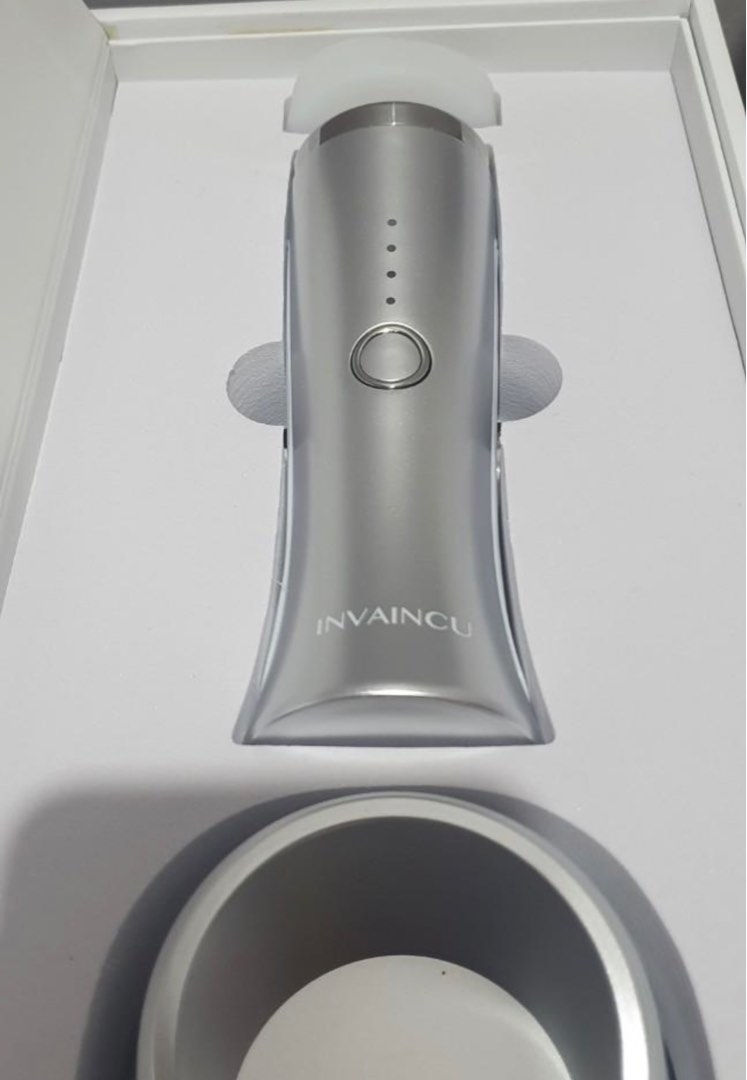 Invaincu redlight therapy, Beauty & Personal Care, Face, Face Care on ...