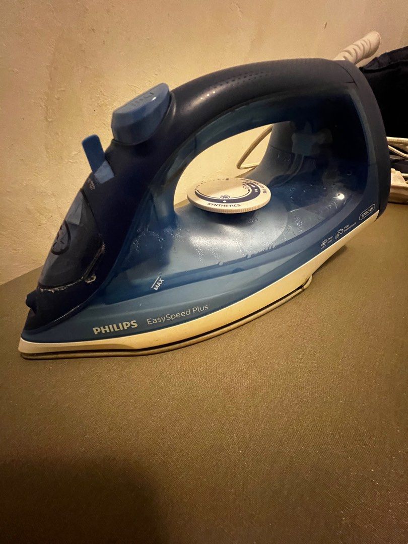 Philips EasySpeed Plus Steam Iron and iron board, TV & Home Appliances ...