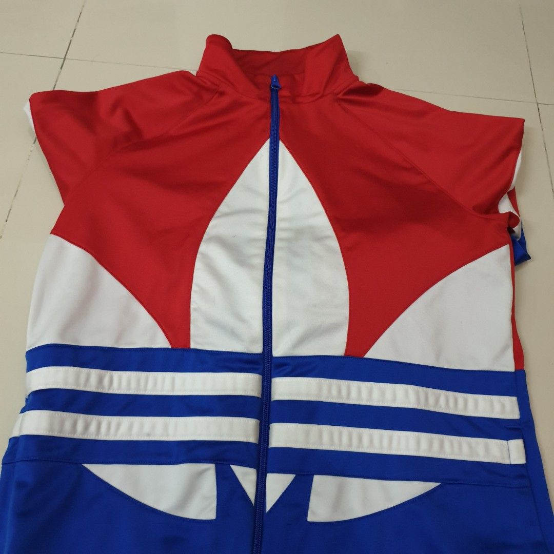 Jaket adidas bunga big logo, Men's Fashion, Coats, Jackets and ...