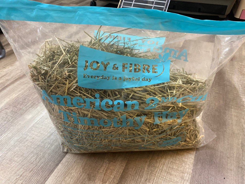 Joy & Fibre 2nd Cut hay, Pet Supplies, Pet Food on Carousell