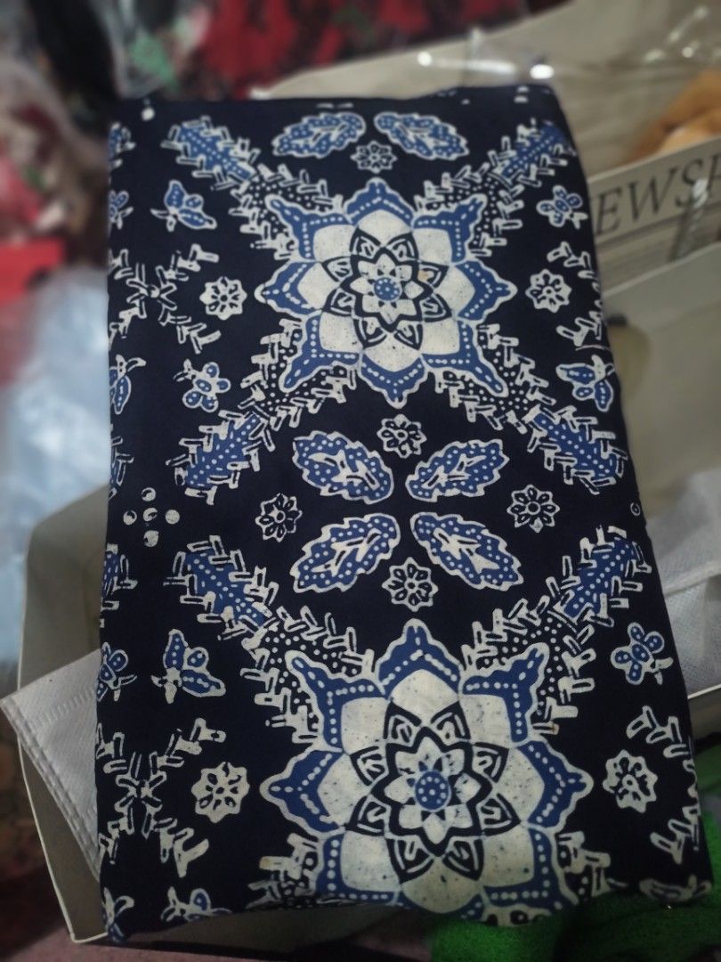 Kain Batik, Barang Yang Dicari di Carousell