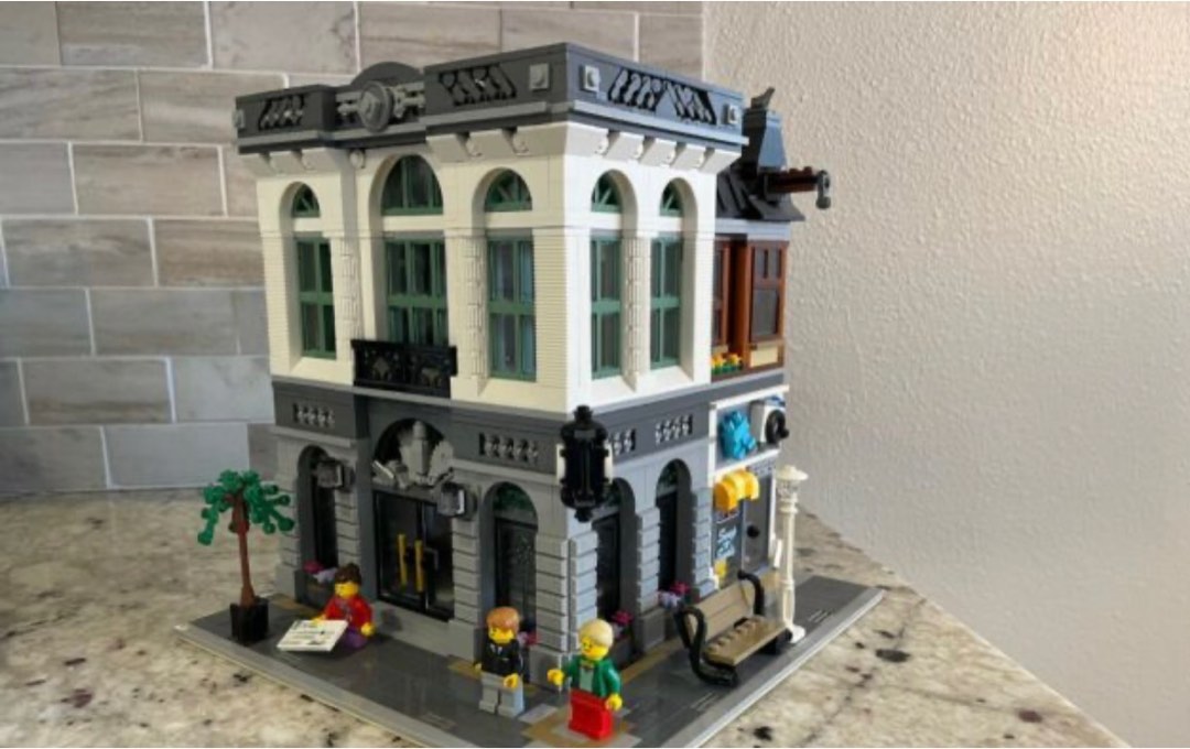 Lego bank 10251, 興趣及遊戲, 玩具 & 遊戲類 - Carousell