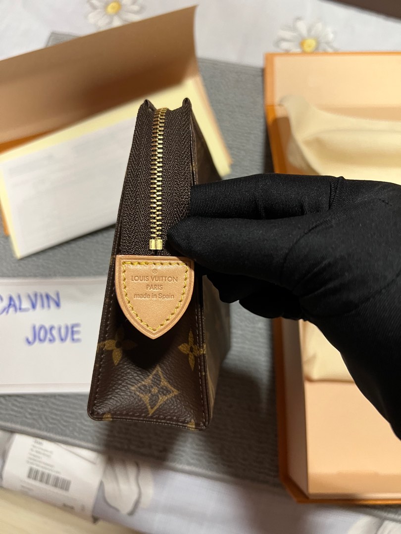Louis Vuitton Toiletry 19 brand new complete inclusions LV, Luxury ...