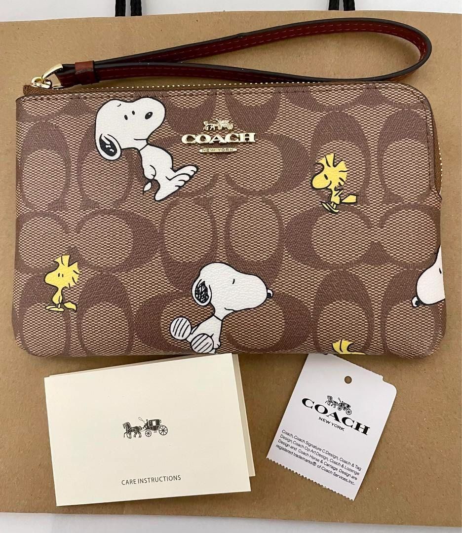 New Coach Original Limited Edition X PEANUTS CORNER ZIP WRISTLET IN ...