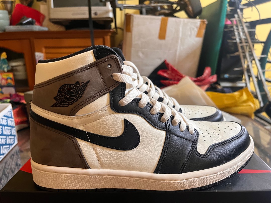 Nike air jordan 1 mocha, Fesyen Pria, Sepatu , Sneakers di Carousell