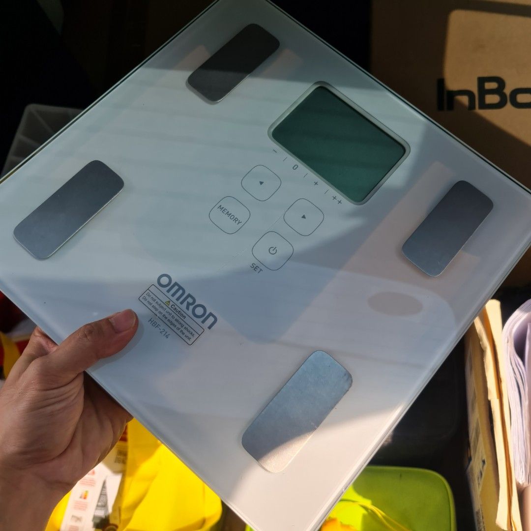 Omron weighing scales, Health & Nutrition, Health Monitors & Weighing ...