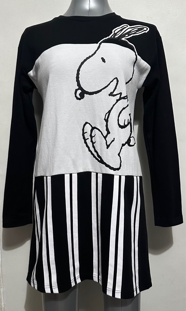 PEANUTS SNOOPY LONG SLEEVE DRESS on Carousell