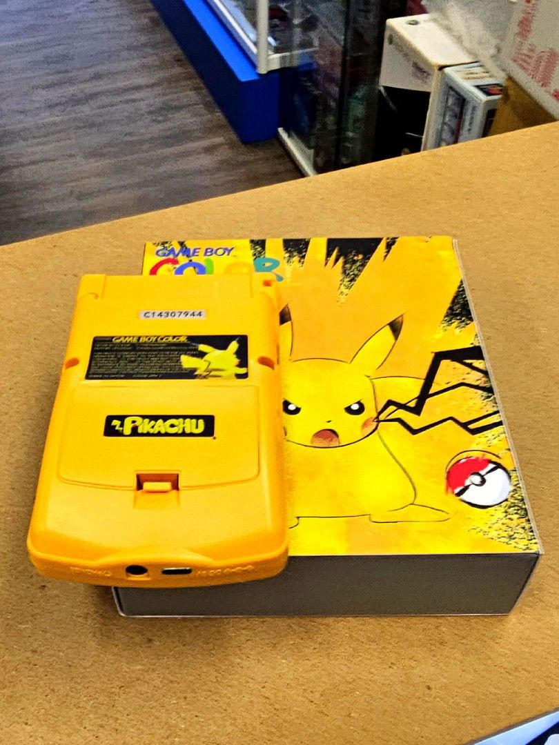 Pikachu theme Game Boy Color, Video Gaming, Video Game Consoles ...