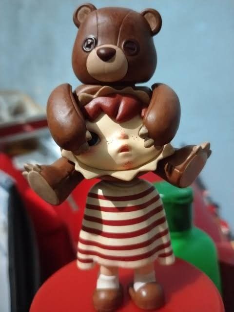 Popmart Hirono Little mischief Protector Manacle Robot persona ...