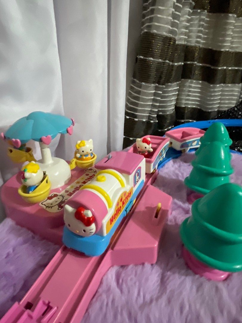 Preloved Hello Kitty Train set on Carousell