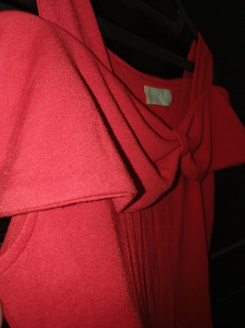 sabrina red, Fesyen Wanita, Pakaian Wanita, Atasan di Carousell