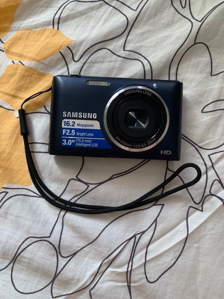 Samsung digital camera, Photography, Cameras on Carousell