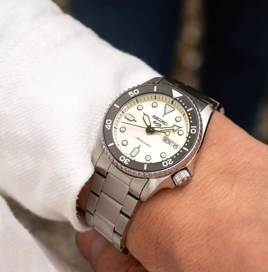 Seiko 5 Sports SRPK31K1 Beige Dial Stainless Steel Day Date Automatic ...