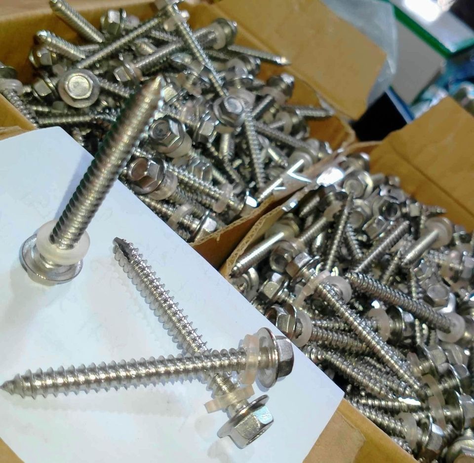 Stainless Tekscrew for Wood Pointed SS 304, Commercial & Industrial ...