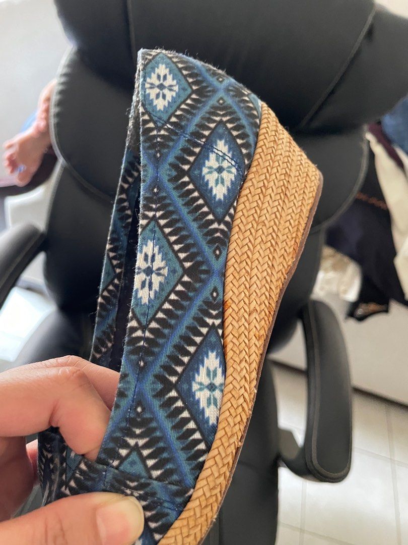 Theodore and Callum by stuart weitzman, Fesyen Wanita, Sepatu di Carousell
