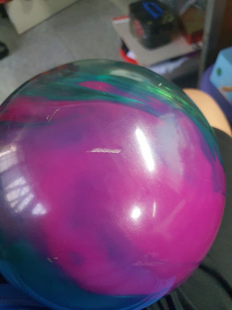UFO alert bowling ball 15lbs, Sports Equipment, Sports & Games ...