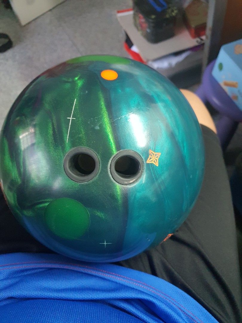 UFO alert bowling ball 15lbs, Sports Equipment, Sports & Games ...