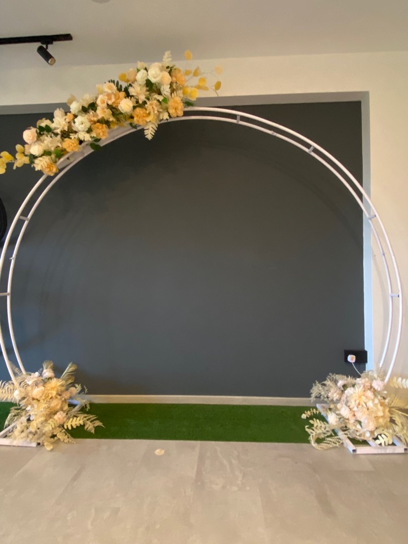 [Rent] Round backdrop arch / floral arch with champagne flowers for ...