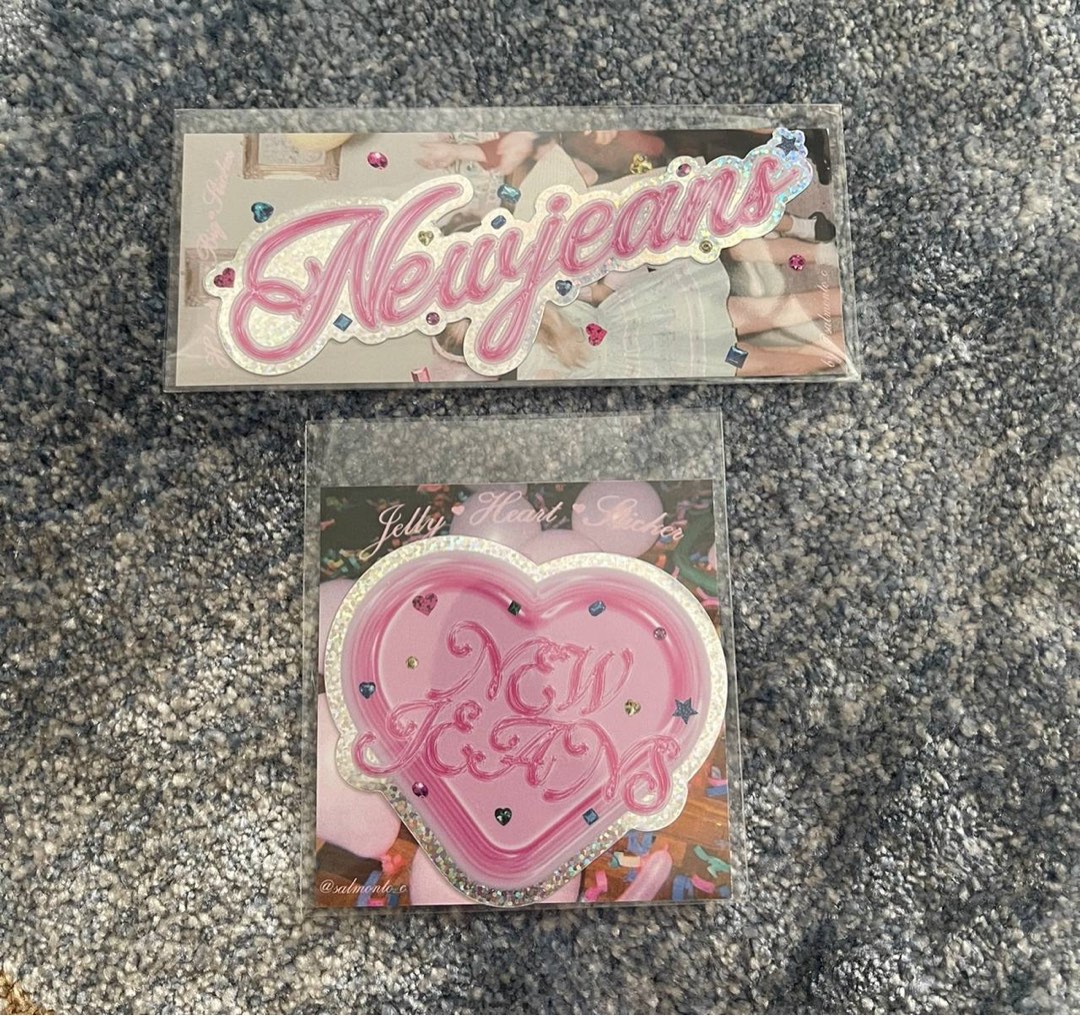 [wts/lfb] newjeans hologram big sticker & jelly heart sticker by ...